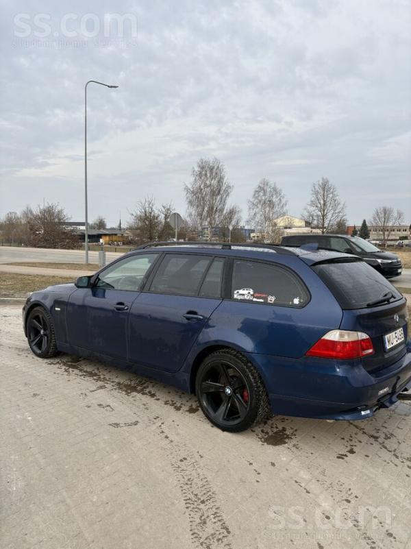 Zils BMW 525 2004 Tukums, ar dzinēja tilpumu 2.50 L un nobraukumu 427 tūkst. km par 3000 €, foto 4 vietnē AUTOMOTO.COM.LV