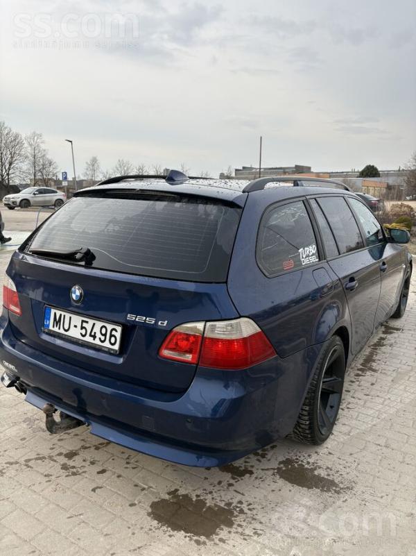 Zils BMW 525 2004 Tukums, ar dzinēja tilpumu 2.50 L un nobraukumu 427 tūkst. km par 3000 €, foto 6 vietnē AUTOMOTO.COM.LV