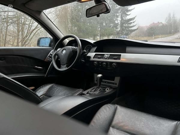 Blue BMW 525 2005 in Vilnius, with an engine capacity of 2.50 L and mileage of 380 thousand km for 1800 €, photo 6 on AUTOMOTO.COM.LV