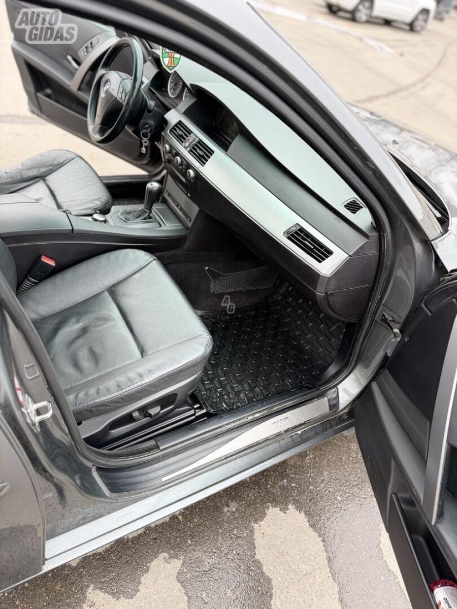 Blue BMW 525 2005 in Kaunas, with an engine capacity of 2.50 L and mileage of 349 thousand km for 2650 €, photo 15 on AUTOMOTO.COM.LV