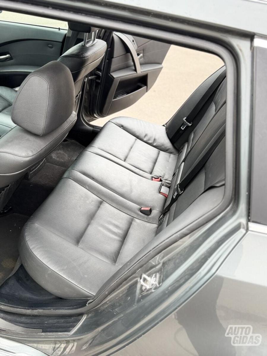 Blue BMW 525 2005 in Kaunas, with an engine capacity of 2.50 L and mileage of 349 thousand km for 2650 €, photo 17 on AUTOMOTO.COM.LV