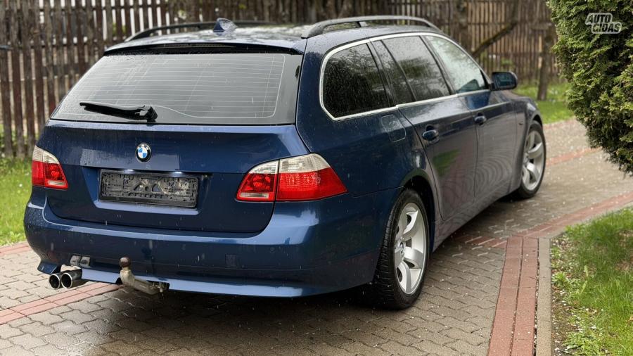 Blue BMW 525 2005 in Vilnius, with an engine capacity of 2.50 L and mileage of 342 thousand km for 2450 €, photo 4 on AUTOMOTO.COM.LV