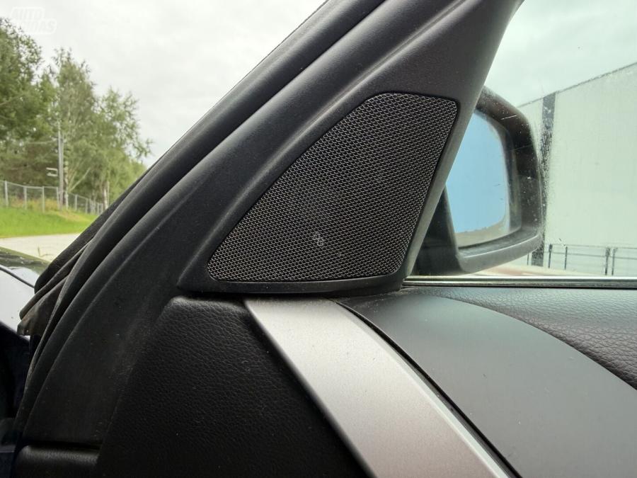 Blue BMW 525 2005 in Vilnius, with an engine capacity of 2.50 L and mileage of 450 thousand km for 1950 €, photo 26 on AUTOMOTO.COM.LV