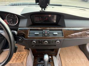 Zils BMW 525 2006 Rīga, ar dzinēja tilpumu 2.50 L un nobraukumu 312 tūkst. km par 3500 €, foto 9 vietnē AUTOMOTO.COM.LV