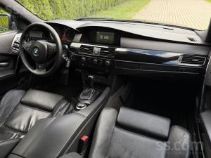 Blue BMW 525 2006 in Riga, with an engine capacity of 2.50 L and mileage of 318 thousand km for 3790 €, photo 11 on AUTOMOTO.COM.LV