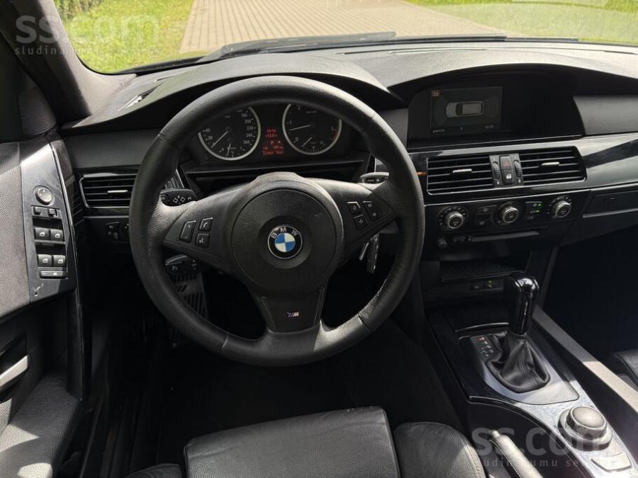 Blue BMW 525 2006 in Riga, with an engine capacity of 2.50 L and mileage of 318 thousand km for 3790 €, photo 12 on AUTOMOTO.COM.LV