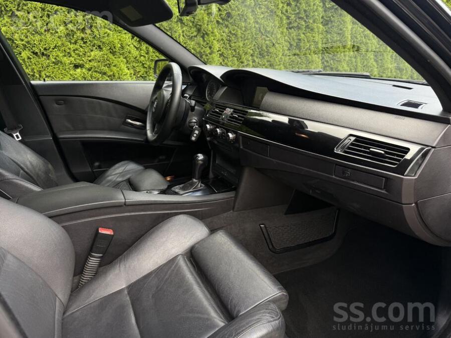Blue BMW 525 2006 in Riga, with an engine capacity of 2.50 L and mileage of 318 thousand km for 3790 €, photo 13 on AUTOMOTO.COM.LV