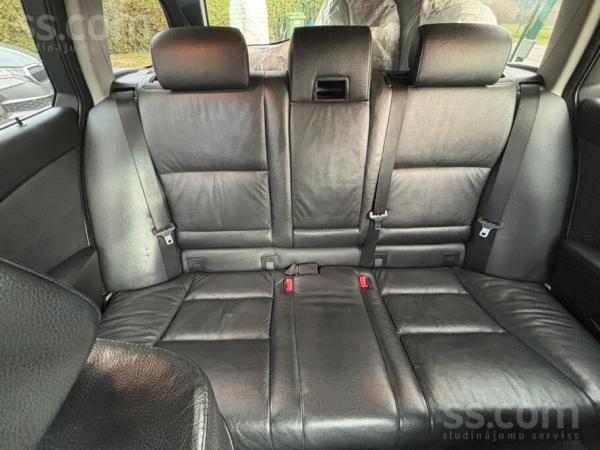 Zils BMW 525 2006 Rīga, ar dzinēja tilpumu 2.50 L un nobraukumu 360 tūkst. km par 3750 €, foto 8 vietnē AUTOMOTO.COM.LV