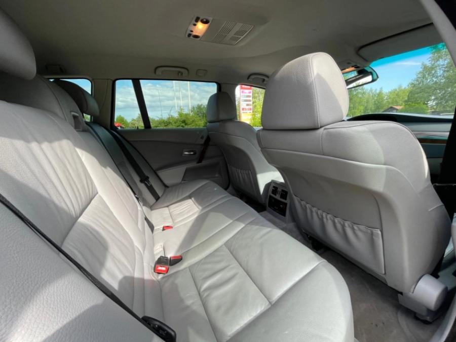 Zils BMW 525 2006 Rīga, ar dzinēja tilpumu 2.50 L un nobraukumu 0 tūkst. km par 4000 €, foto 9 vietnē AUTOMOTO.COM.LV