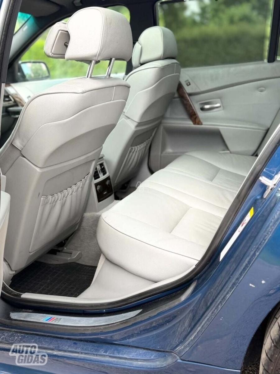 Zils BMW 525 2006 Kauņa, ar dzinēja tilpumu 2.50 L un nobraukumu 400 tūkst. km par 4400 €, foto 23 vietnē AUTOMOTO.COM.LV