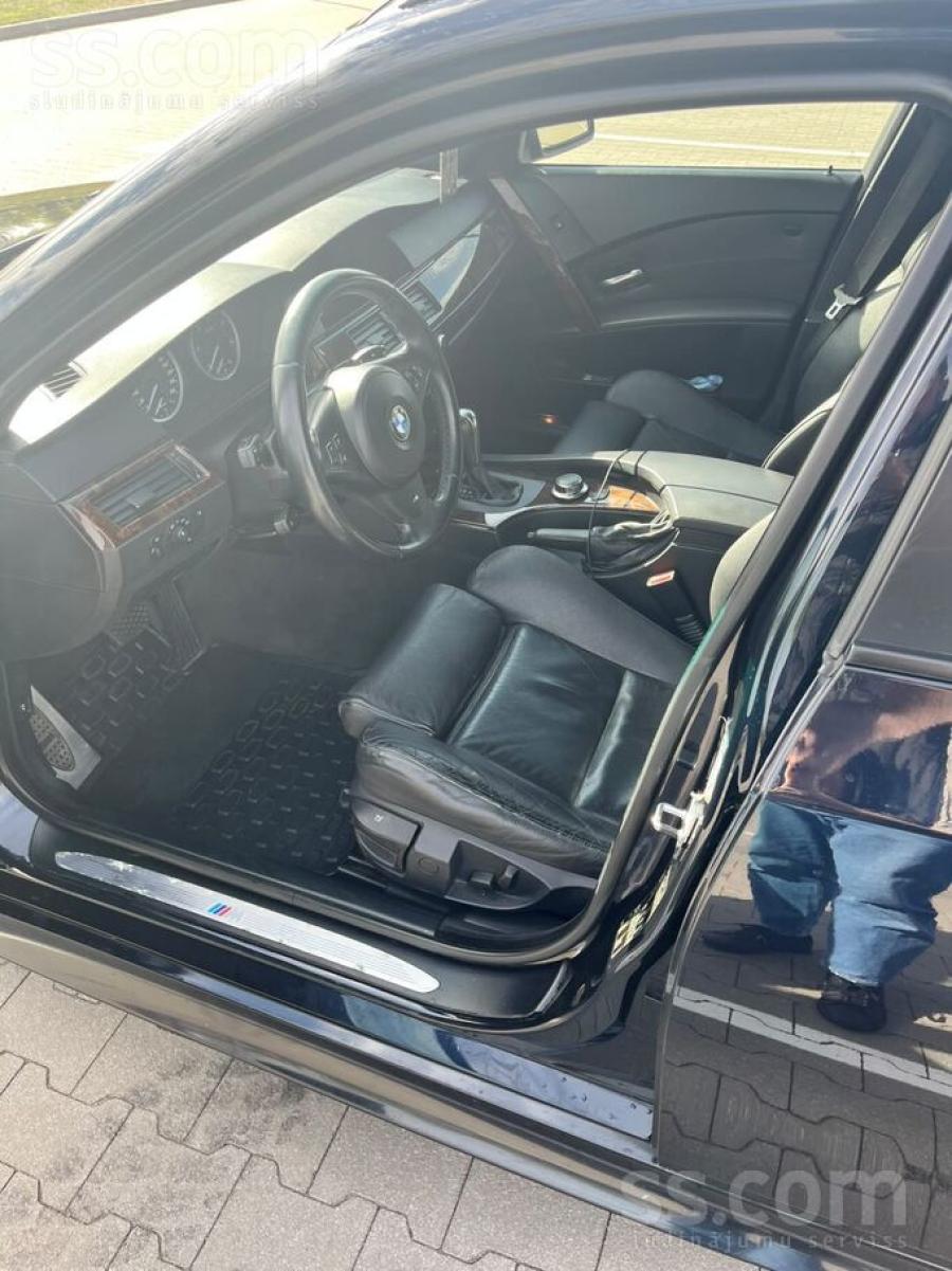 Blue BMW 525 2006 in Riga, with an engine capacity of 2.50 L and mileage of 358 thousand km for 4800 €, photo 8 on AUTOMOTO.COM.LV
