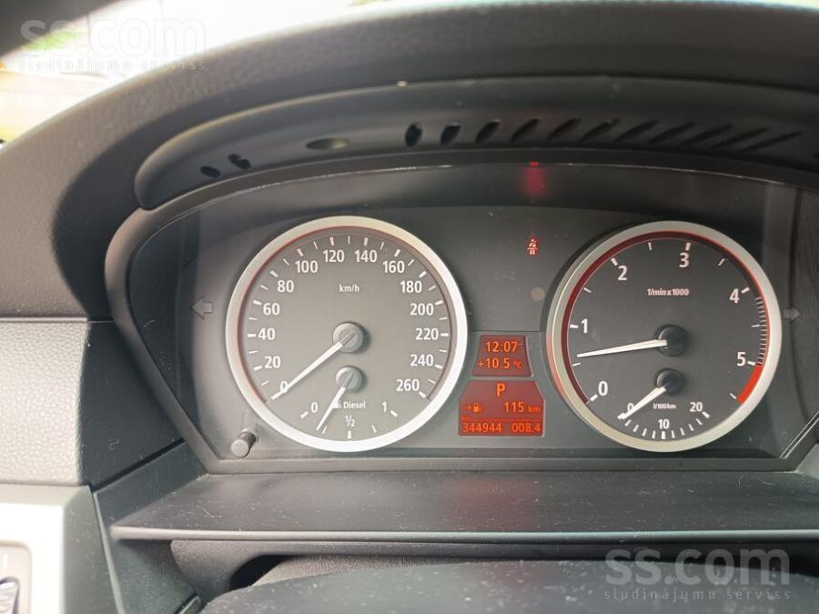 Zils BMW 525 2006 Jēkabpils, ar dzinēja tilpumu 2.50 L un nobraukumu 345 tūkst. km par 3800 €, foto 11 vietnē AUTOMOTO.COM.LV