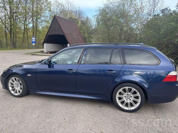 Blue BMW 525 2007 in Jelgava, with an engine capacity of 3.00 L and mileage of 374 thousand km for 5700 €, photo 2 on AUTOMOTO.COM.LV