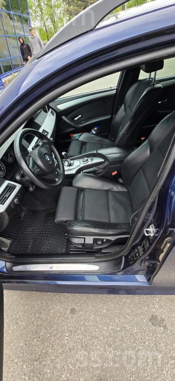 Blue BMW 525 2007 in Jelgava, with an engine capacity of 3.00 L and mileage of 374 thousand km for 5700 €, photo 4 on AUTOMOTO.COM.LV