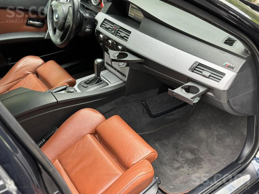 Zils BMW 525 2007 Jelgava, ar dzinēja tilpumu 2.50 L un nobraukumu 374 tūkst. km par 4250 €, foto 12 vietnē AUTOMOTO.COM.LV