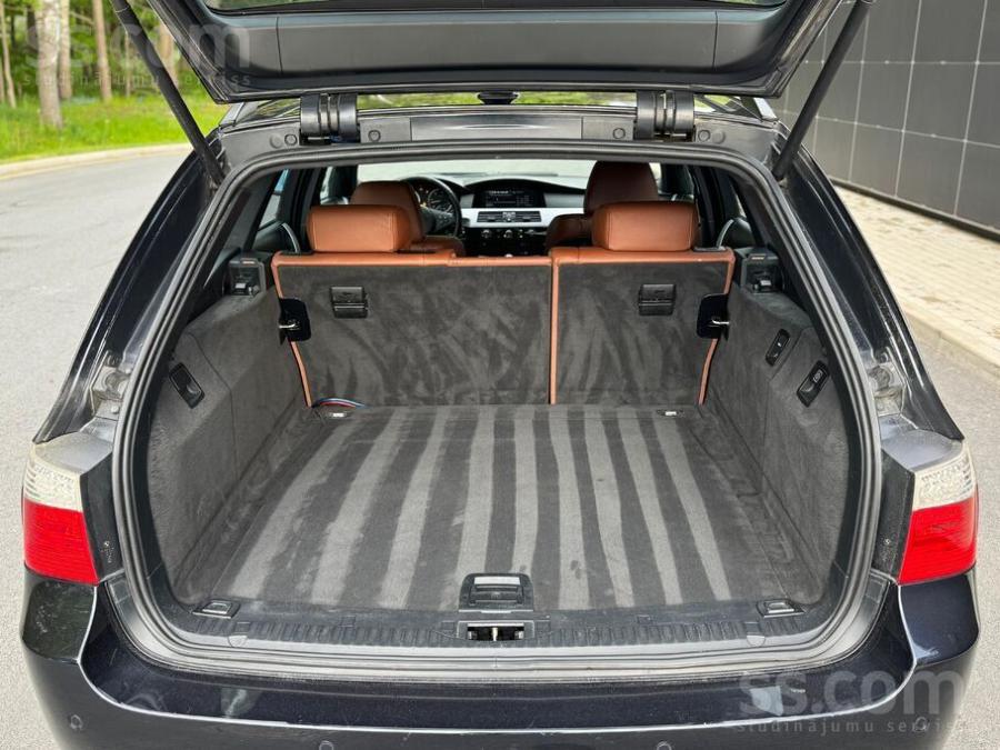Zils BMW 525 2007 Jelgava, ar dzinēja tilpumu 2.50 L un nobraukumu 374 tūkst. km par 4250 €, foto 15 vietnē AUTOMOTO.COM.LV