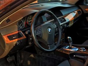 Blue BMW 525 2007 in Riga, with an engine capacity of 3.00 L and mileage of 0 thousand km for 6590 €, photo 10 on AUTOMOTO.COM.LV
