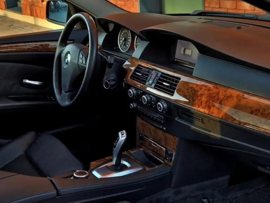 Blue BMW 525 2007 in Riga, with an engine capacity of 3.00 L and mileage of 0 thousand km for 6590 €, photo 14 on AUTOMOTO.COM.LV