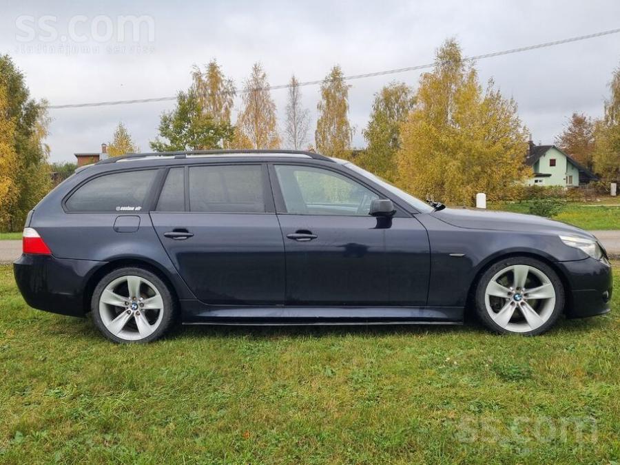 Blue BMW 525 2007 in Aizkraukle, with an engine capacity of 3.00 L and mileage of 319 thousand km for 4150 €, photo 10 on AUTOMOTO.COM.LV