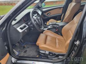 Blue BMW 525 2007 in Aizkraukle, with an engine capacity of 3.00 L and mileage of 319 thousand km for 4150 €, photo 13 on AUTOMOTO.COM.LV