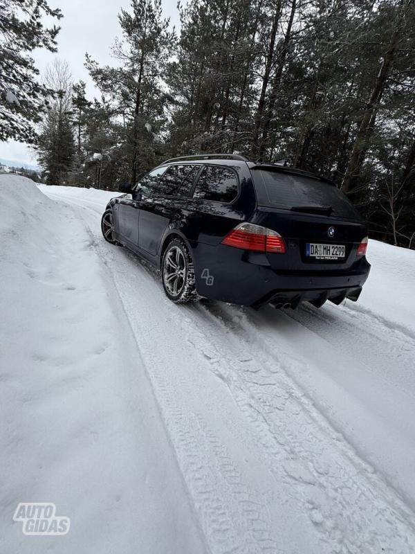 Blue BMW 525 2008 in Plunge, with an engine capacity of 3.00 L and mileage of 379 thousand km for 4450 €, photo 4 on AUTOMOTO.COM.LV