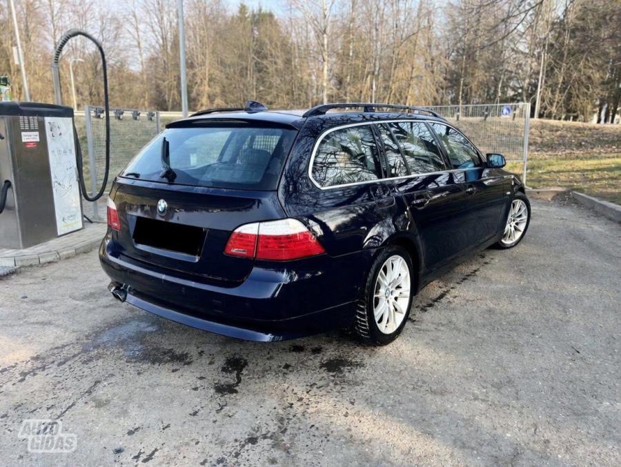 Blue BMW 525 2008 in Vilnius, with an engine capacity of 2.50 L and mileage of 376 thousand km for 3200 €, photo 4 on AUTOMOTO.COM.LV