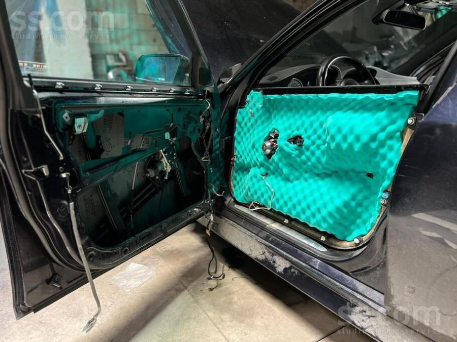 Zils BMW 525 2008 Rīga, ar dzinēja tilpumu 3.00 L un nobraukumu 316 tūkst. km par 6650 €, foto 14 vietnē AUTOMOTO.COM.LV
