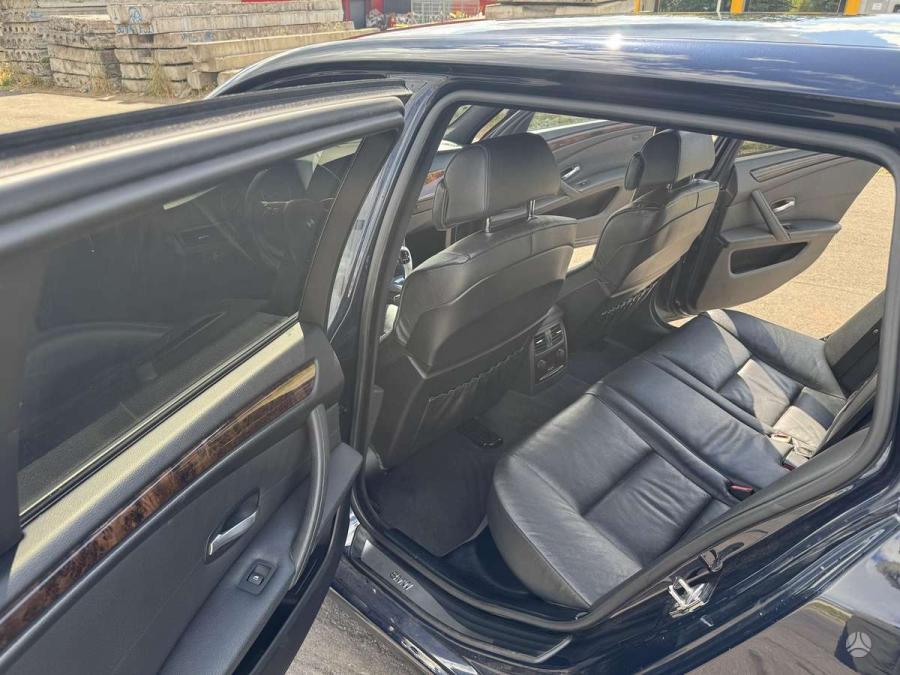 Zils BMW 525 2008 Kauņa, ar dzinēja tilpumu 2.99 L un nobraukumu 403 tūkst. km par 4500 €, foto 9 vietnē AUTOMOTO.COM.LV