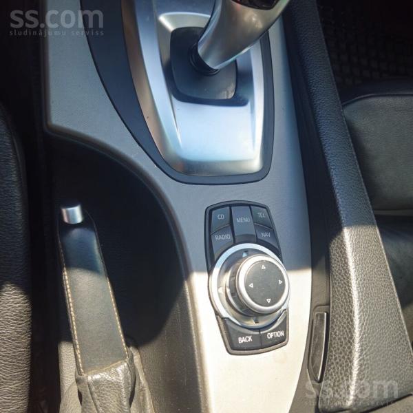 Blue BMW 525 2009 in Ogre, with an engine capacity of 3.00 L and mileage of 317 thousand km for 7300 €, photo 8 on AUTOMOTO.COM.LV