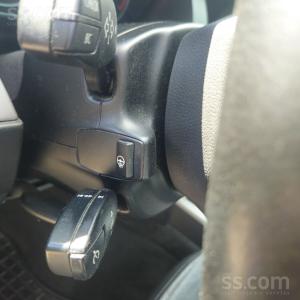 Blue BMW 525 2009 in Ogre, with an engine capacity of 3.00 L and mileage of 317 thousand km for 7300 €, photo 10 on AUTOMOTO.COM.LV
