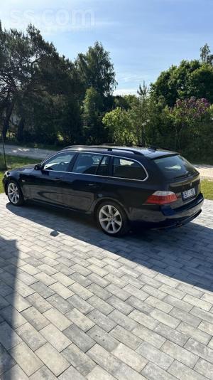 Zils BMW 525 2009 Rīga, ar dzinēja tilpumu 3.00 L un nobraukumu 300 tūkst. km par 4250 €, foto  vietnē AUTOMOTO.COM.LV