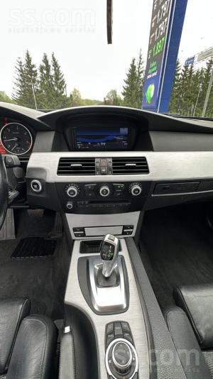 Zils BMW 525 2009 Rīga, ar dzinēja tilpumu 3.00 L un nobraukumu 300 tūkst. km par 4250 €, foto 12 vietnē AUTOMOTO.COM.LV