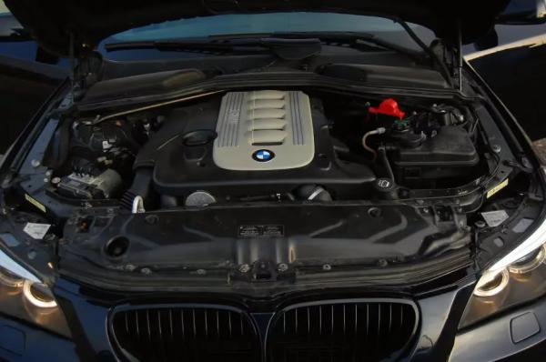 Zils BMW 525 2009 Jēkabpils, ar dzinēja tilpumu 3.00 L un nobraukumu 288 tūkst. km par 6900 €, foto 8 vietnē AUTOMOTO.COM.LV