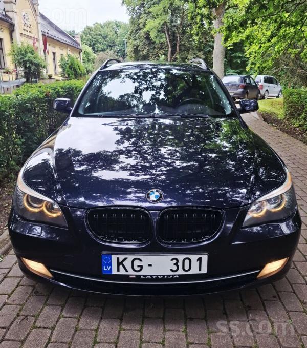 Blue BMW 525 2009 in Liepaja, with an engine capacity of 3.00 L and mileage of 376 thousand km for 6550 €, photo 5 on AUTOMOTO.COM.LV
