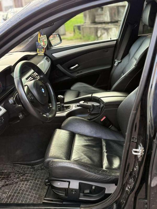 Blue BMW 525 2009 in Anyksciai, with an engine capacity of 2.99 L and mileage of 395 thousand km for 4300 €, photo 6 on AUTOMOTO.COM.LV