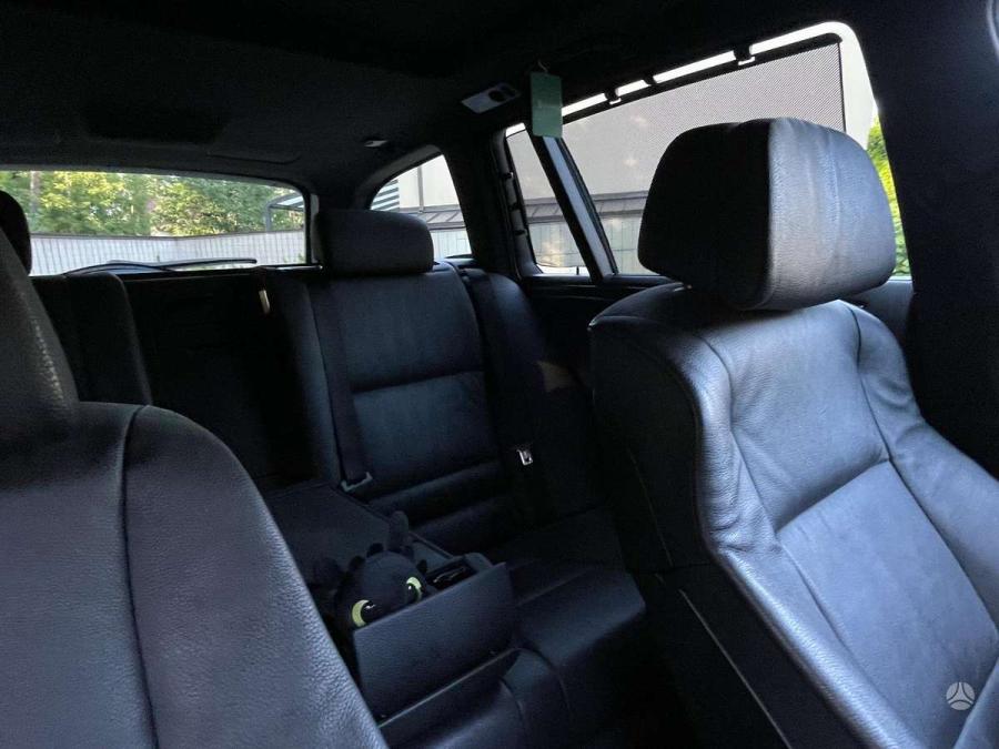 Zils BMW 525 2009 Viļņa, ar dzinēja tilpumu 2.99 L un nobraukumu 393 tūkst. km par 7500 €, foto 24 vietnē AUTOMOTO.COM.LV
