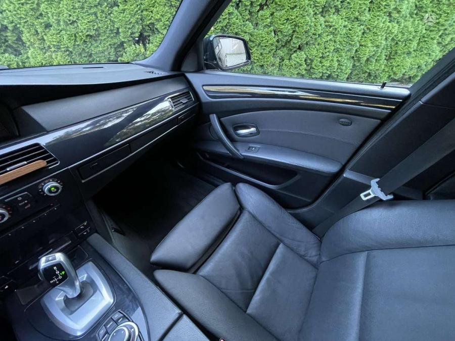 Zils BMW 525 2009 Viļņa, ar dzinēja tilpumu 2.99 L un nobraukumu 393 tūkst. km par 7500 €, foto 27 vietnē AUTOMOTO.COM.LV