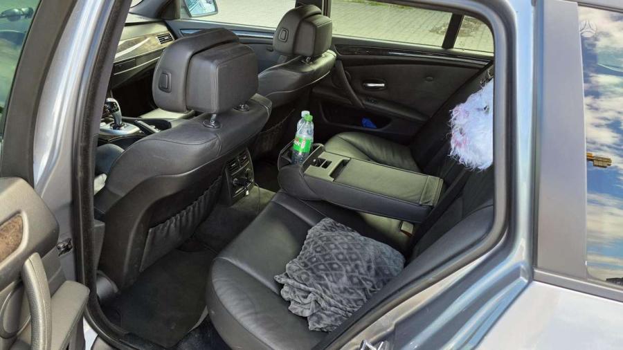 Zils BMW 525 2009 Viļņa, ar dzinēja tilpumu 2.99 L un nobraukumu 550 tūkst. km par 3900 €, foto 17 vietnē AUTOMOTO.COM.LV