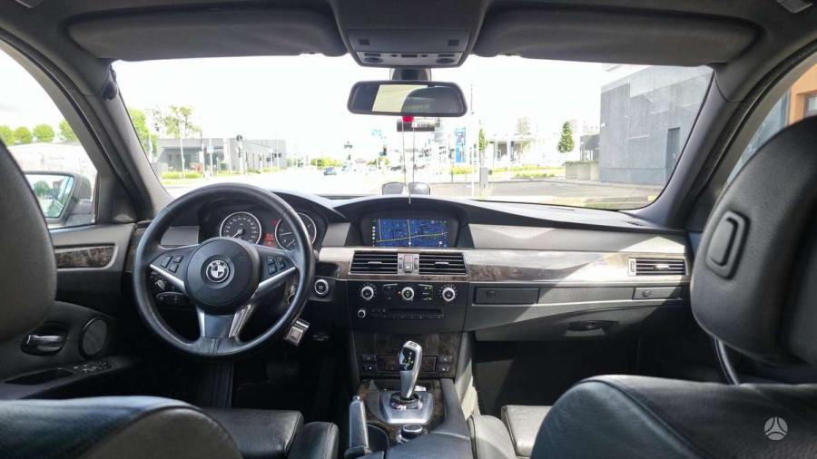 Zils BMW 525 2009 Viļņa, ar dzinēja tilpumu 2.99 L un nobraukumu 550 tūkst. km par 3900 €, foto 22 vietnē AUTOMOTO.COM.LV