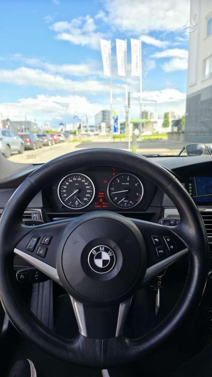 Zils BMW 525 2009 Viļņa, ar dzinēja tilpumu 2.99 L un nobraukumu 550 tūkst. km par 3900 €, foto 23 vietnē AUTOMOTO.COM.LV