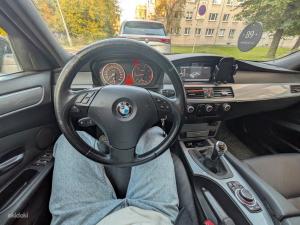 Blue BMW 525 2009 in Narva, with an engine capacity of 3.00 L and mileage of 277 thousand km for 3299 €, photo 5 on AUTOMOTO.COM.LV