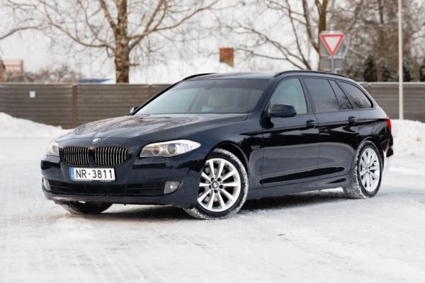 Zils BMW 525 2010 Rīga, ar dzinēja tilpumu 3.00 L un nobraukumu 299 tūkst. km par 8800 €, foto 1 vietnē AUTOMOTO.COM.LV