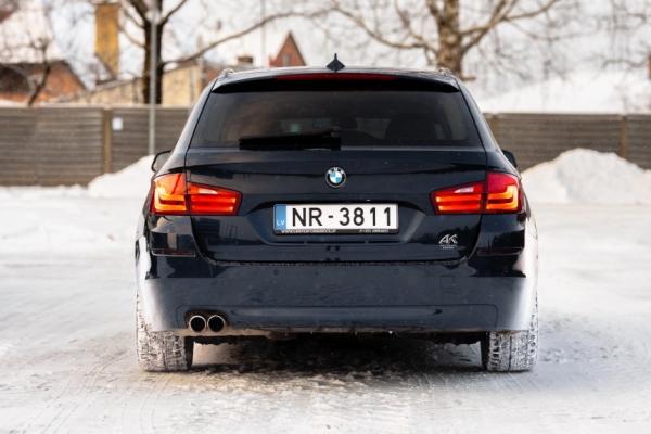 Blue BMW 525 2010 in Riga, with an engine capacity of 3.00 L and mileage of 299 thousand km for 8800 €, photo 4 on AUTOMOTO.COM.LV