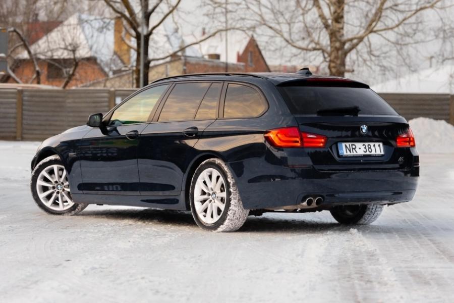 Zils BMW 525 2010 Rīga, ar dzinēja tilpumu 3.00 L un nobraukumu 299 tūkst. km par 8800 €, foto 7 vietnē AUTOMOTO.COM.LV