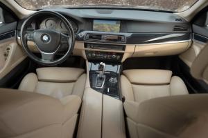 Zils BMW 525 2010 Rīga, ar dzinēja tilpumu 3.00 L un nobraukumu 299 tūkst. km par 8800 €, foto 10 vietnē AUTOMOTO.COM.LV