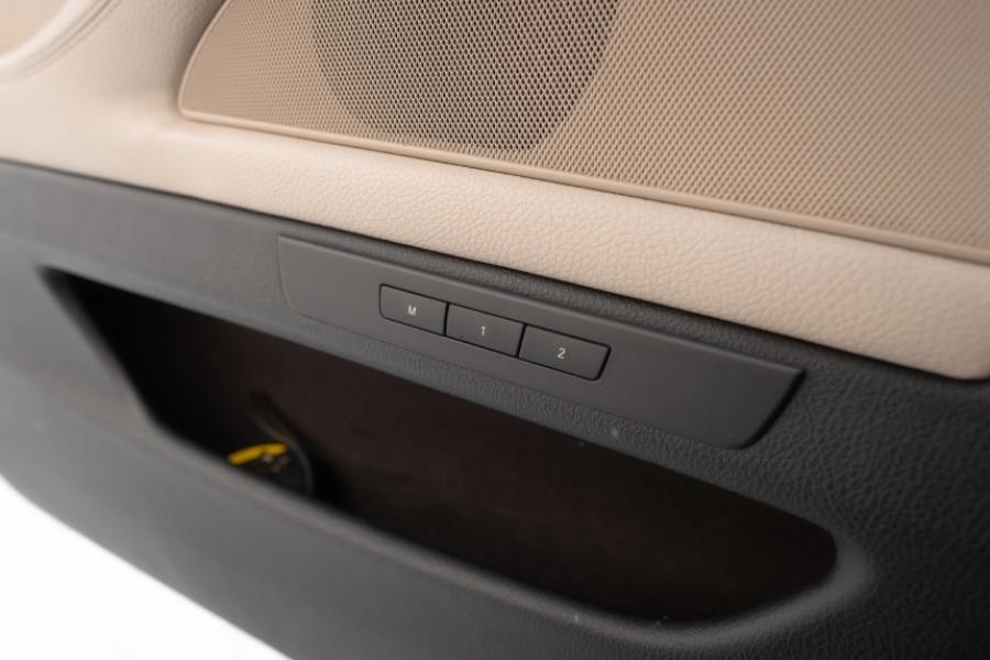 Zils BMW 525 2010 Rīga, ar dzinēja tilpumu 3.00 L un nobraukumu 299 tūkst. km par 8800 €, foto 13 vietnē AUTOMOTO.COM.LV
