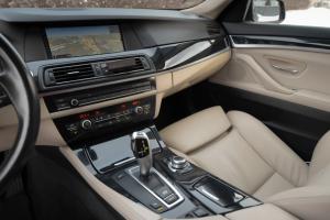 Zils BMW 525 2010 Rīga, ar dzinēja tilpumu 3.00 L un nobraukumu 299 tūkst. km par 8800 €, foto 15 vietnē AUTOMOTO.COM.LV