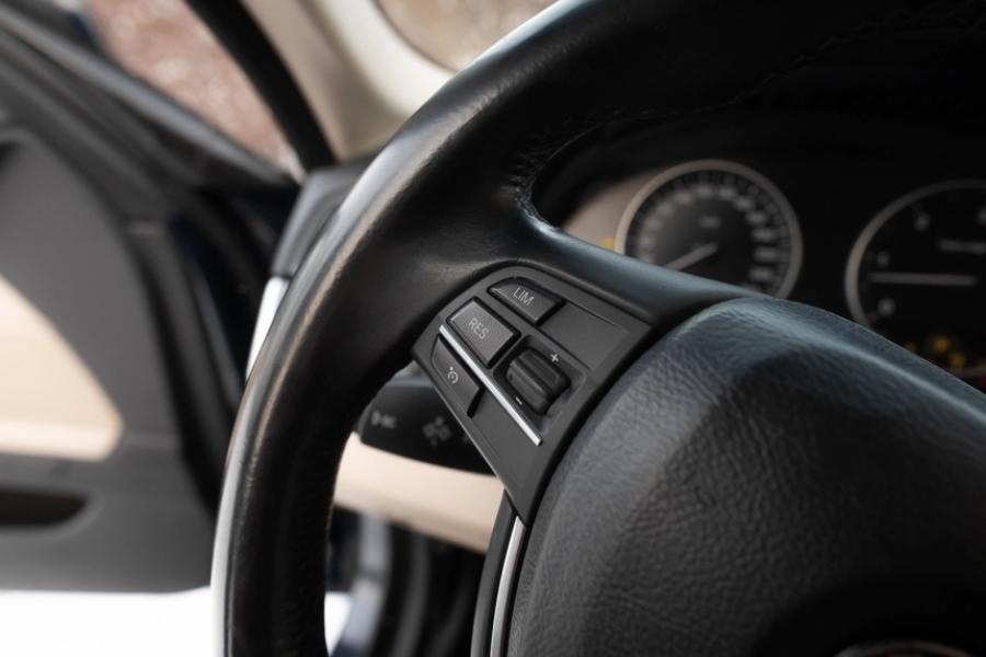 Zils BMW 525 2010 Rīga, ar dzinēja tilpumu 3.00 L un nobraukumu 299 tūkst. km par 8800 €, foto 16 vietnē AUTOMOTO.COM.LV