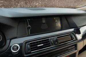 Zils BMW 525 2010 Rīga, ar dzinēja tilpumu 3.00 L un nobraukumu 299 tūkst. km par 8800 €, foto 17 vietnē AUTOMOTO.COM.LV