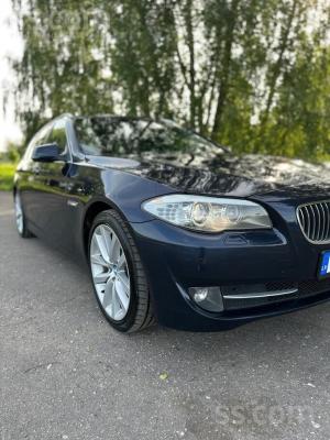 Blue BMW 525 2011 in Riga, with an engine capacity of 2.50 L and mileage of 340 thousand km for 2350 €, photo 3 on AUTOMOTO.COM.LV